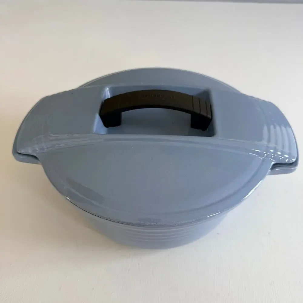 Le Creuset | Kitchen | Vintage Le Creuset Futura 23 Dutch Oven Blue ...